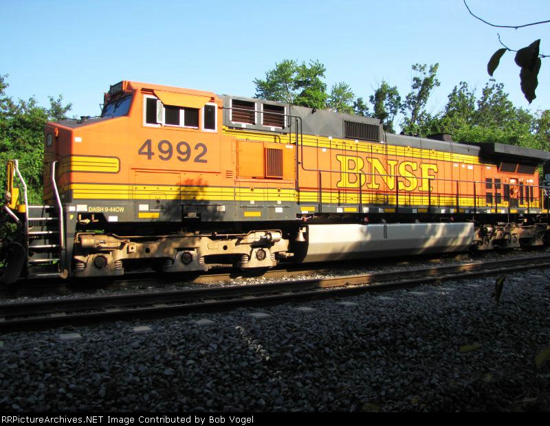 BNSF 4992